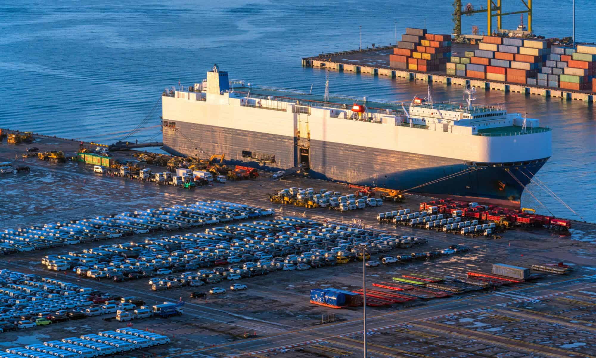 RoRo Vs Container Shipping - Which One Is Safer?